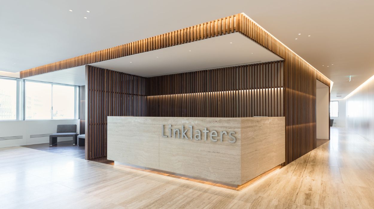 Linklaters guides Novo Banco on €262M Unicre deal - Iberian Lawyer